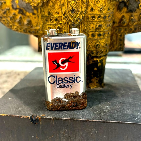 Eveready | Accents | Vintage 9v Ever Ready Black Cat Battery Display ...